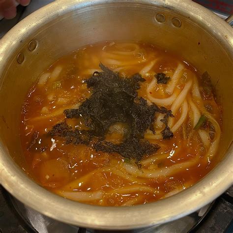 해피홍 나 진짜 곱창 사랑하는듯 친구네 집들이 가서도 저녁 메뉴 소곱창 먹었습니다 새로운 곱창을 맛볼 수 있어서 설레잖아요