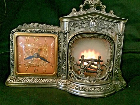 Vintage Fireplace Motion Mantle Clock United Clock Corp 455