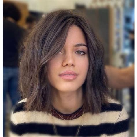 22 Medium Layered Haircuts With Side Bangs For A Chic Combination Artofit