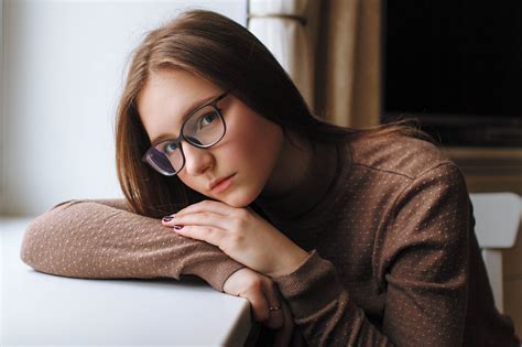 Красивые девушки в очках 78 фото