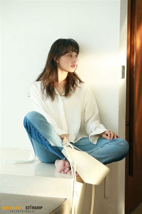 Kim Jiwon Feet