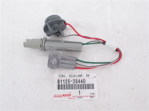 Genuine Oem Toyota 81125 35440 Right Front Headlight Wiring Harness Ebay