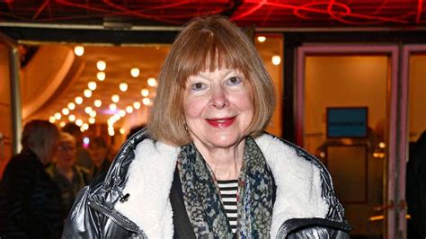 Wegen Der Erkrankung Ihrer Schwester Schauspielerin Ursela Monn Erlitt Burn Out