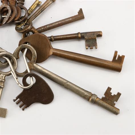 Skeleton Clock And Other Metal Keys With Rings Ebth