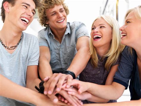 English 4u 空中美語 團體生活中，無論是在學生時期📚、或在職場工作等等，分組分工合作🔧都是時常會有的一件事，不但能各自發揮所長也能提升效率📈！今天就來教大家用『divide A