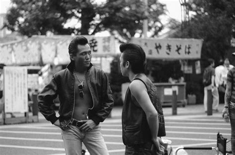 무료 이미지 남자 보행자 검정색과 흰색 사람들 도로 화이트 거리 군중 검은 단색화 하부 구조 흑백 사진 3008x2000 120334 무료