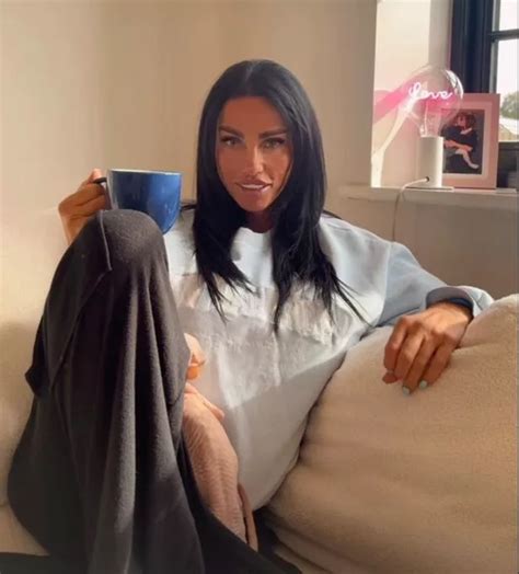 Katie Price Flaunts Biggest Lips Ever In New Post As Fans Beg Her To Stop Daily Star