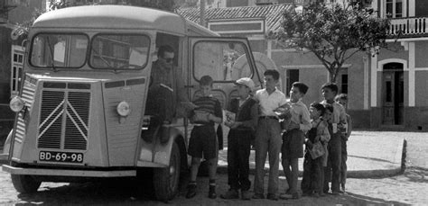 Uma “carrinha” Transportou Até Lousada O Mundo Na Forma De Livros O Louzadense