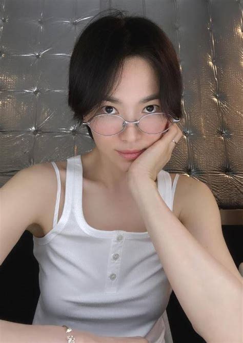 송혜교 핫걸 등극 흰 나시 하나 걸쳐도 국위선양 美이진 박솔미 강민경 난리