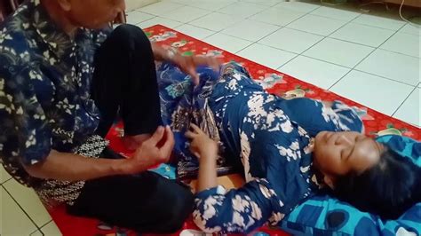 pijat perut keluhan turun usus - YouTube