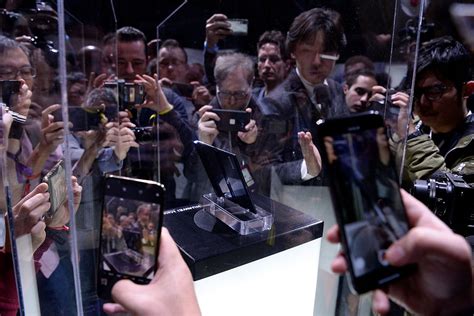 Huawei Reveals Folding G Mate X Smartphone