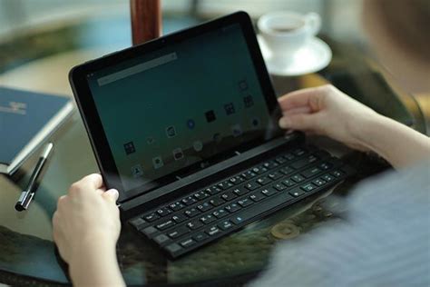Lg Rolly Is A Rollable Portable Bluetooth Keyboard Gadgetsin