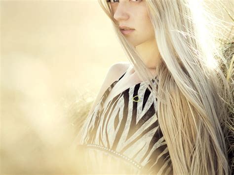 Розвінчуємо популярні міфи про догляд за волоссям