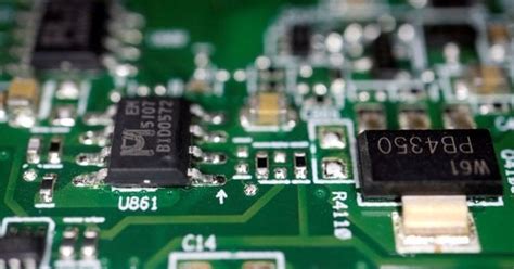 Nga Lạc Nhịp Trong Cuộc đua Chip Toàn Cầu Trình độ Vi điện Tử Tụt