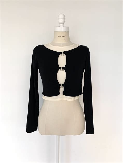 하프닌 세트구성2colors 새미 버클 트임 라운드넥 여리 슬림핏 긴팔 티셔츠 화이트 홀터 탑 크롭티 데일리 Y2k 캐주얼 투피스