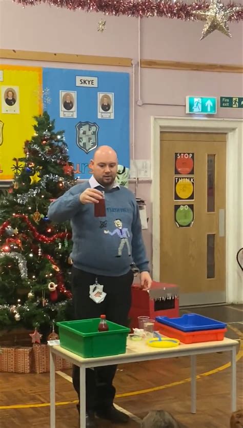 Im A Teacher My Science Experiment Went Horribly Wrong At School Assembly Im Mortified