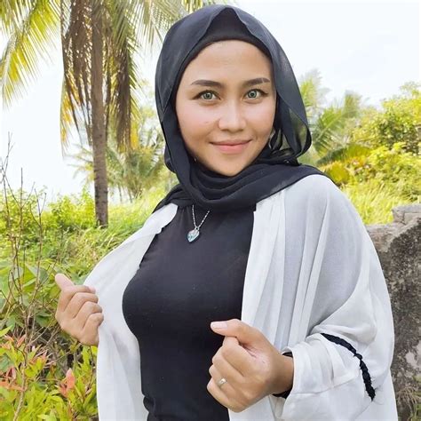 Muslim Hijab Girl Cartoon Pusat Hijaber