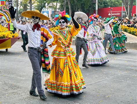 Traditional Dia De Los Muertos Costumes