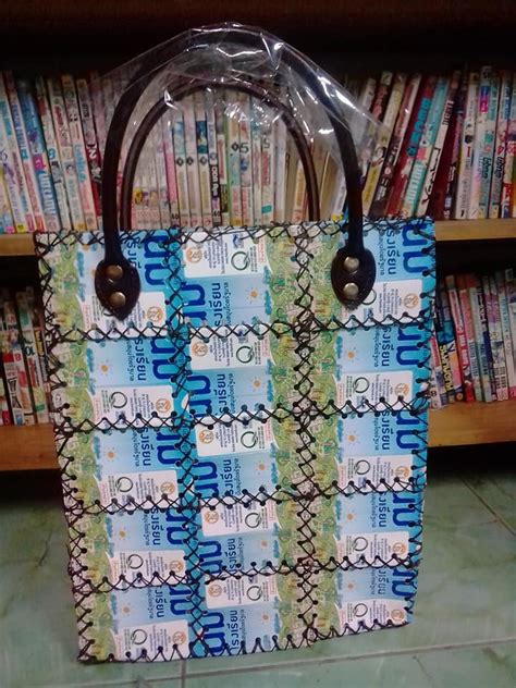 สนใจทักได้เลยคะ กระเป๋าจากกล่องนม