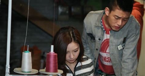 [포토] 패션왕 유아인 세경이가 일을 잘하고 있나