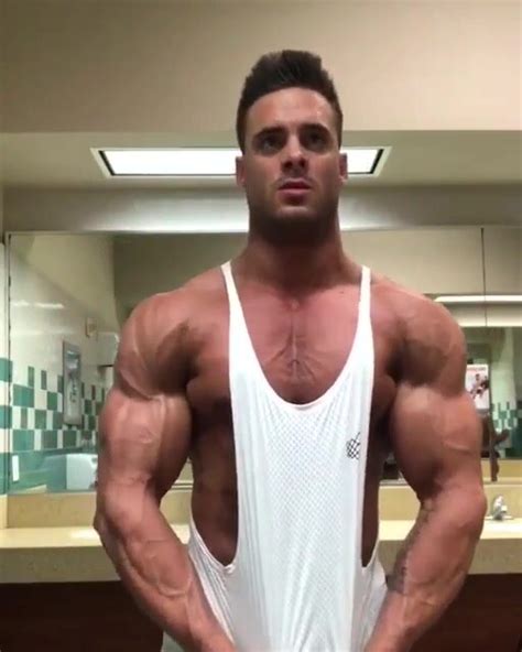 Gym Flexing Video Thisvid