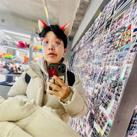 Zhengyiting0 • Threads Say More