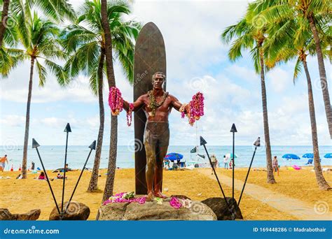 Duke Kahanamoku Statue Editorial Photo 48862267
