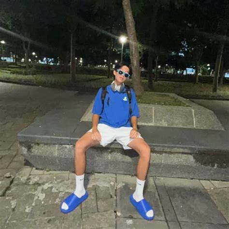 R 1rrr Rrr0 • Threads Say More