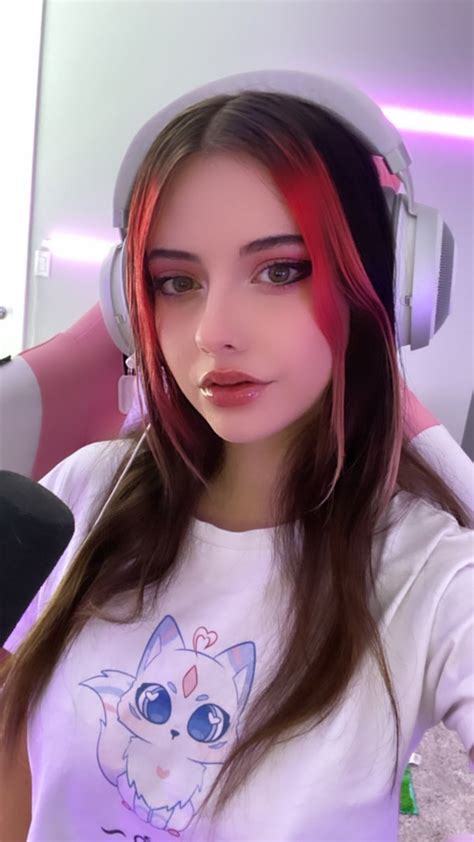 Julia Burch On Twitter Liveeee With Twin Twitch Tv Juliaburch