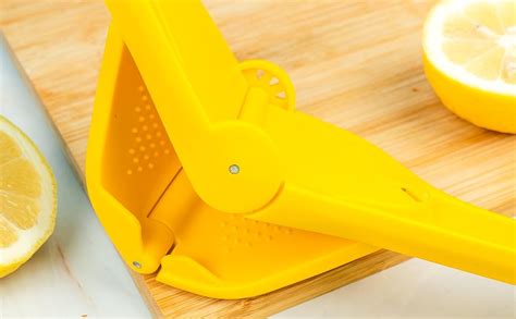 Amazon.com: Lemon Squeezer Juicer Handheld, Max Juice Extraction Lemon ...