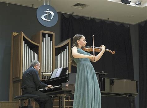 Академията за музикално танцово и изобразително изкуство прекрачи границите на образованието