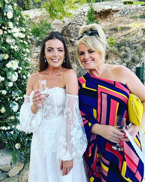 Sally Lindsay Wiki Biography Age Gallery Spouse And More