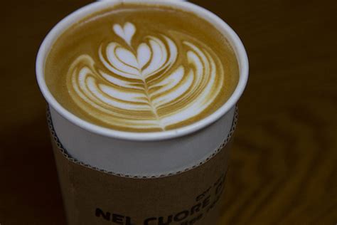 유토이미지 종이컵에 그려진 라떼아트