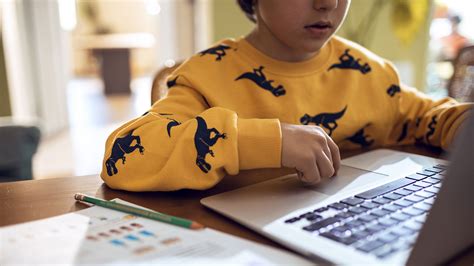 Habilidades blandas y enseñanza híbrida cómo educar a los jóvenes en plena transformación