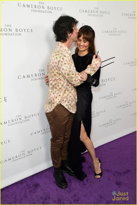 Full Sized Photo Of Dove Cameron Booboo Stewart Sofia Carson Reunite