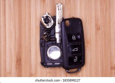 7 177 Broken Remote Images Stock Photos Vectors Shutterstock