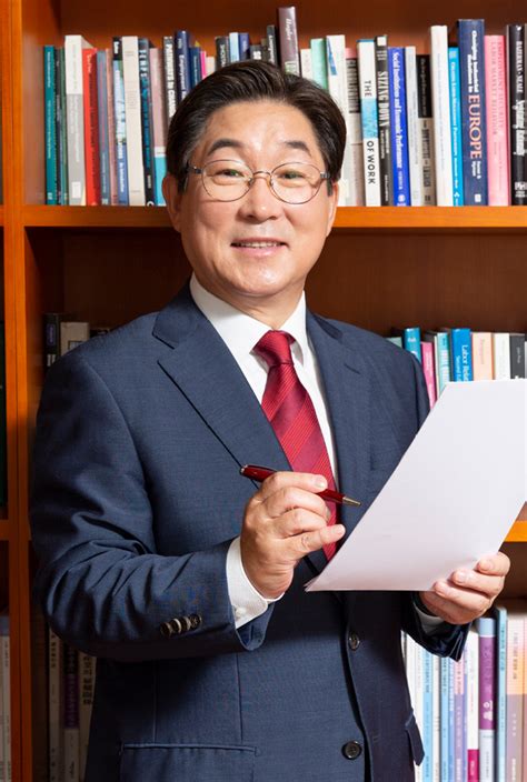 고려대학교 제21대 총장에 김동원 교수 선임 이투데이