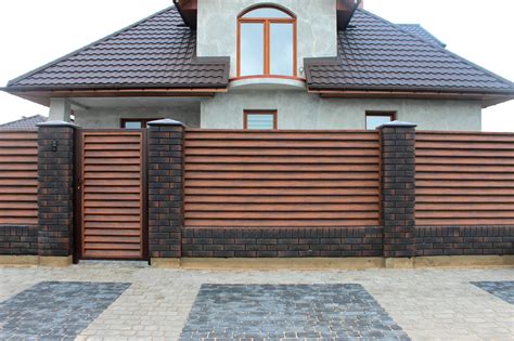 Фасадные заборы для частного дома (150 фото) - фото - картинки и ...