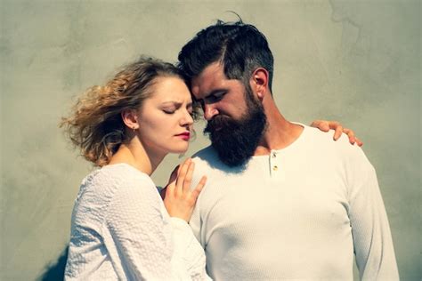 Pareja Sensual Disfrutando De La Intimidad Pareja Joven Teniendo Sexo Intenso Apasionado Hermosa