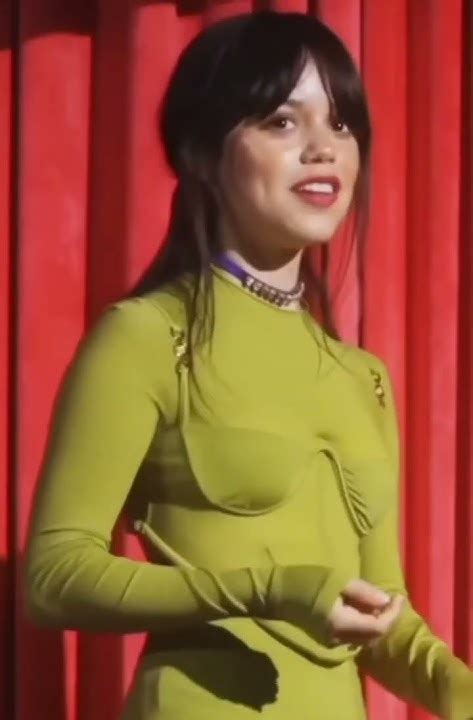 Models Vs Jenna Ortegashortsjennaortegamodelsrunwayredcarpetfy0