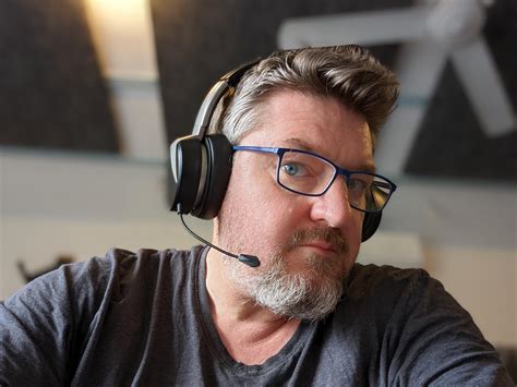 Review Sonic Lamb Headphones Give You A Skin Conduction Subwoofer