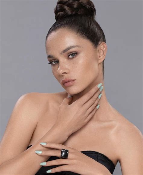Pin By Kasa On Updo Bangs With Medium Hair Beauty Shoot Studio Pin By Kasa On Updo Bangs With Medium Hair Beauty Shoot Studio