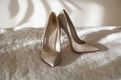 Ini 5 Cara Tetap Nyaman Pakai High Heels Di Hari Pernikahan BukaReview