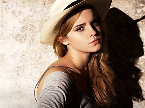 100 Emma Watson Wallpapers