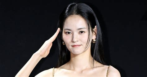 Md포토 김윤혜 진짜 군인 같죠