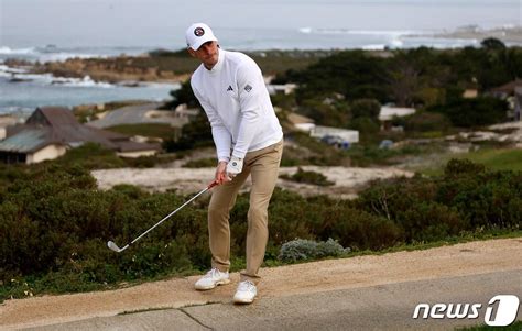 가레스 베일 골프 실력도 만만찮네…페블비치 첫날 7언더파