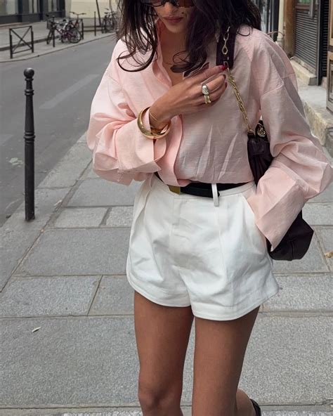 Шорти велика сорочка найбажаніше поєднання на спекотне літо 2025 Читайте на Ukr Net