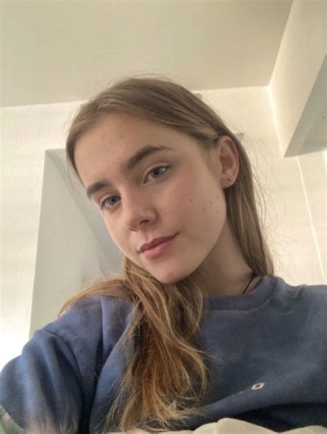 🎹𝐀𝐥𝐞𝐱𝐚 𝐋𝐞𝐲𝐯𝐚🌀 Fotos Extraordinarias Chica Modelo Atrevete
