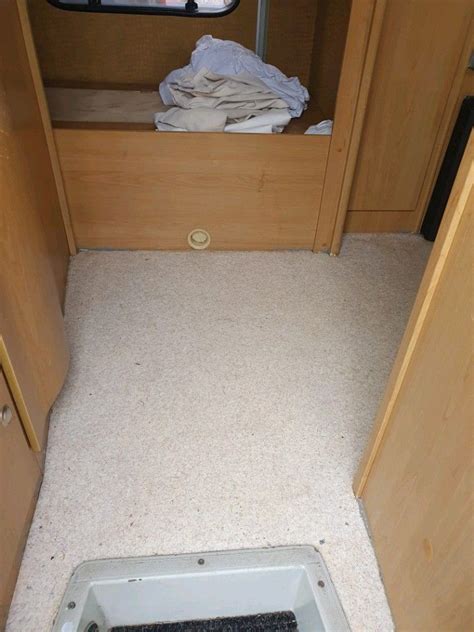 Nieuwe Vloer In De Camper Camper Vloeren Steigers