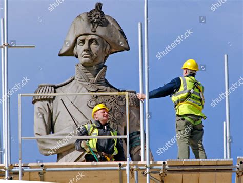 Scaffolders Erecting Scaffolding Around Nelsons Column Editorial Stock